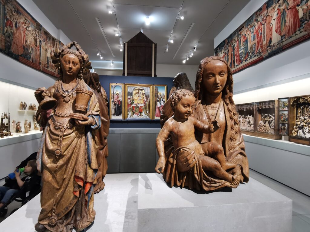 ITB - Travel Industry News - PARIS REOPENS "NEW-GENERATION MIDDLE AGES ...